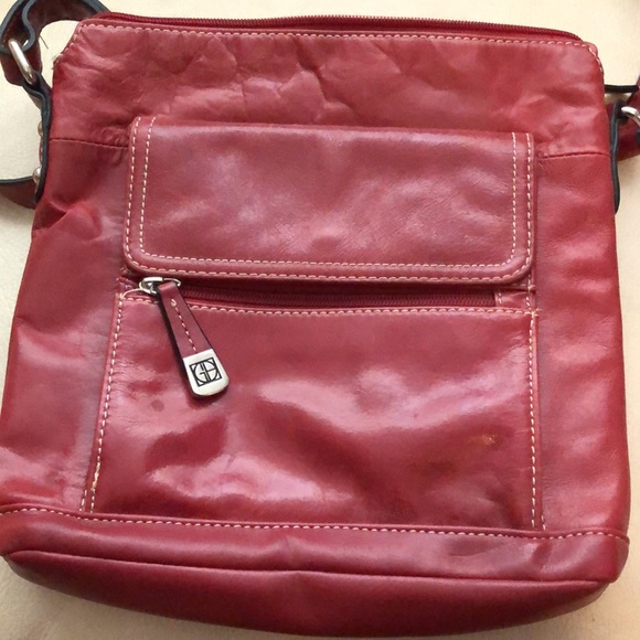 Bags | Leather Crossbody Bag This Lovely Bag Has Three Compartments ...